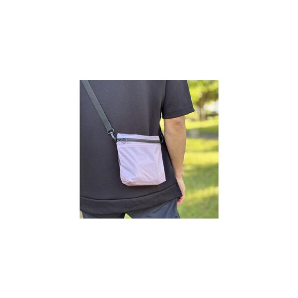 ■ 容量　【カラー】　・ラベンダー　【サイズ】　上辺：20cm　下辺：16cm　高さ：16.5cm　マチ：4.5cm　【ショルダーストラップの長さ】　70cm?134cm　【重量】　ポーチ部分のみ：21g　　ショルダーストラップ込み：45g...