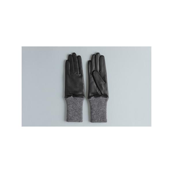 ■ 容量　羊革手袋　・裏地：カシミヤ100％　・カフス部：［ブラック］毛・ナイロン　［キャメル］アクリル100％　・色：ブラック、キャメルからお選びください　・サイズ：19cm（全長約30.5cm）、21cm（全長約31cm）　　タイプ：【常温】