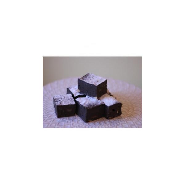 容量■お礼品の内容について・缶入りチョコレートブラウニー[1缶6個入り]製造地:北海道帯広市■原材料・成分北海道産バター、北海道産卵、ミルクチョコレート、ココアパウダー、北海道産小麦粉、牛乳、グラニュー糖、ナッツ類、イチジク生地の製造から焼...