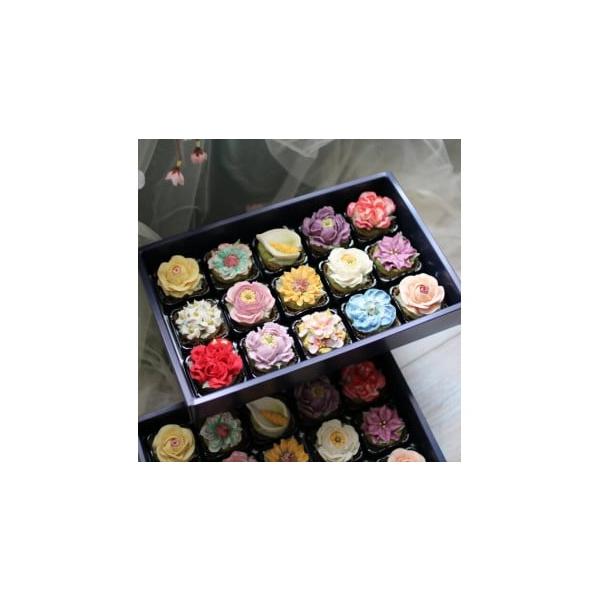 容量フラワークッキー1個当たり約35ｇ〜40ｇ フラワークッキー15個入り和菓子ケースのサイズ ：297×180×47mm消費期限製造日より常温5日直射日光、高温多湿を避けて保存してください。冷凍保存も可能です。冷凍保存なら1ヶ月可能です。...