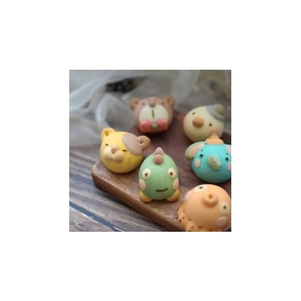 容量クッキー1個当たり約40g〜約55g　まんじゅう１個当たり役25g~30  （あんフラワー12個、まんじゅう8個入り）※1つずつ個別包装されています。和菓子ケースのサイズ ：297×240×47mm消費期限製造日より常温5日直射日光、高...