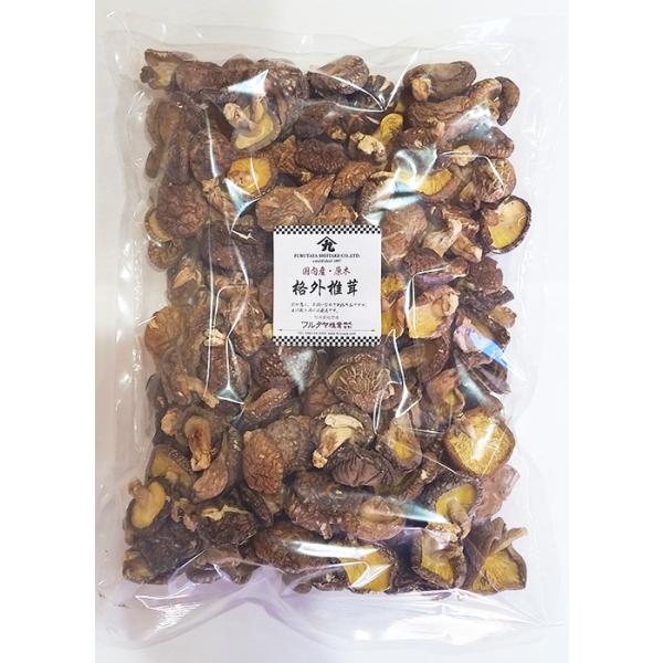 小玉どんこの規格外品。規格外とはいえ、形が少しひねくれていたり、大きさが少し足りないといった程度。おいしさは保証します。信州のおそば屋さんでおダシ用に使われています。内容量：500g×8袋単価：4,250円×8＋消費税=36,720円直径：...