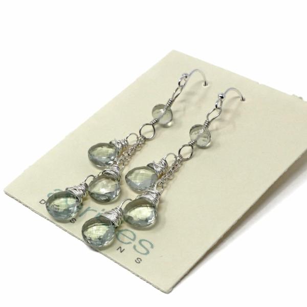 商品名Green Amethyst Earrings Sterling Silver Prasiolite Briolette Dangle Cascadeブランド：Aerides Designs商品サイズ：高さ：3 cm横幅：10.9 c...