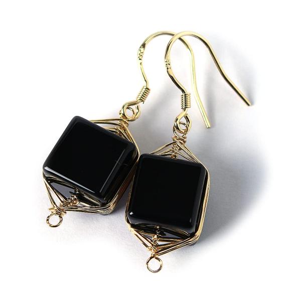商品名Natural Stone Wire Wrap Dangle Drop Earrings Gold Plated 925 Sterling Silver Hook/Black Onyx Cube 10mmブランド：Scutum Cra...