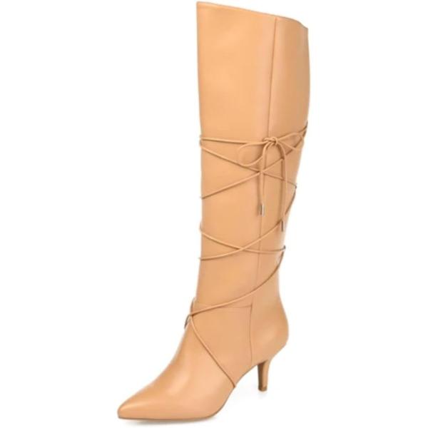 商品名Journee Collection Womens Kaavia Boot with Wrap Around Strap Detail and Pointed Toe, Tan (Extra Wide Calf), 12ブランド：Jo...