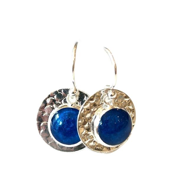 商品名Sapphire-Blue Resin Hammered Disk Sterling Silver Earrings Orignal Design by Sundance Treasures Jewelryブランド：Generic商品...