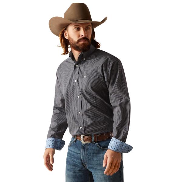 商品名:  Ariat Men's Wrinkle Free Killian Classic Fit Shirt, Darkest Indigoブランド: Ariat商品サイズ: Small高さ: 49.7cm横幅: 37.2cm奥行: 1...