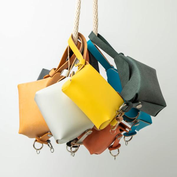 完全国内生産　小物ポーチ　植物タンニン鞣し国産牛革