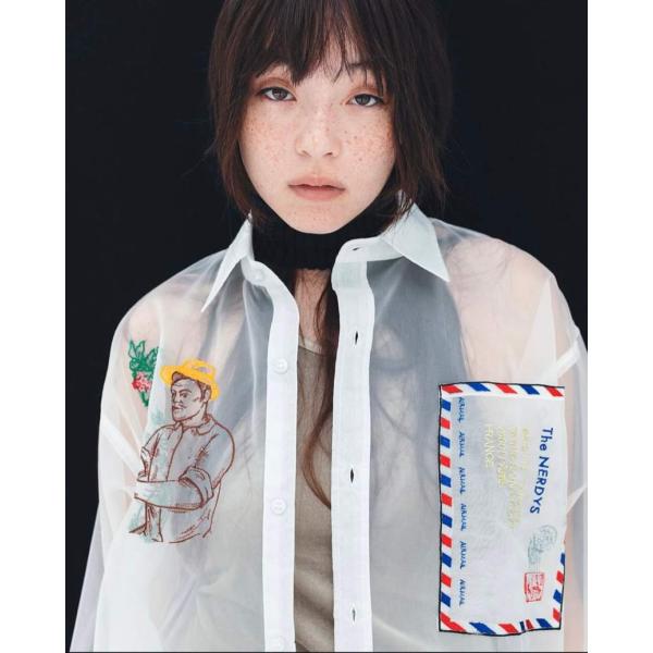 パリで人気を誇るコンセプチュアルブランド〈Brigitte Tanaka〉と〈The NERDYS〉によるウェアコラボレーション。〈Brigitte Tanaka〉の代名詞とも言えるオーガンジー素材を全面に使用し、透け感と構築美が共存する一...