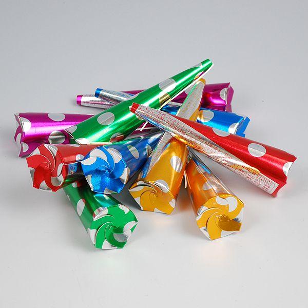 5色2mのテープが飛び出します。1袋に10個クラッカーが入っております。10個単位でのご注文となりますので、あらかじめご了承ください。 　価格　1袋（10個入り）　280円（税込）※こちらの商品は『航空搭載できない品目（火薬類）』に含まれる...