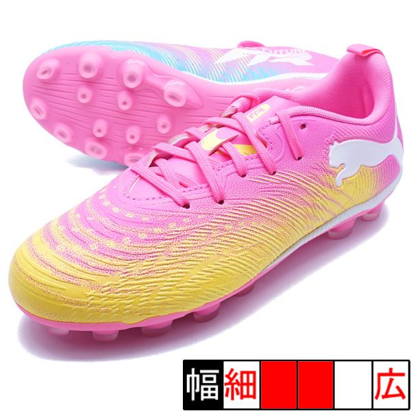 ジュニア サッカースパイクメーカー：プーマ PUMAカラー：Poison Pink-Sun Stream-Bright Aqua-PUMA Whiteアッパー：人工皮革ミッドソール：合成樹脂(EVA樹脂)アウトソール：合成樹脂底(ポリウレタ...