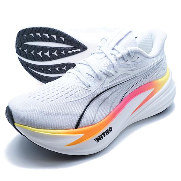 ランニングシューズメーカー：プーマ PUMAカラー：PUMA White-Glowing Red-Sun Streamアッパー：合成繊維+合成樹脂(ポリウレタン)+合成皮革、合成樹脂(N)アウトソール：ゴム底マグマックス　ニトロ 2で、走り...