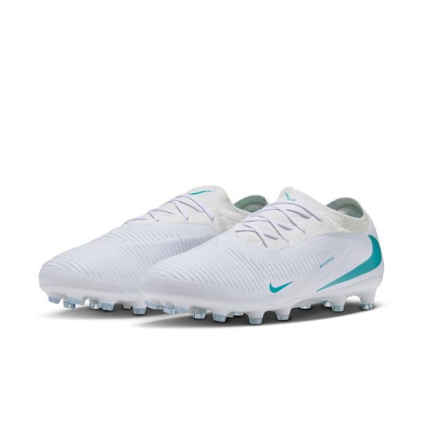 サッカースパイク 人工芝 天然芝メーカー：ナイキ NIKEカラー：ホワイト/ダスティカクタス-ホワイトアッパー：合成樹脂+合成繊維アウトソール：合成底+合成樹脂ファントム6 プロで、もうチャンスを逃さない。グリップ性に優れたVNMSkinと...