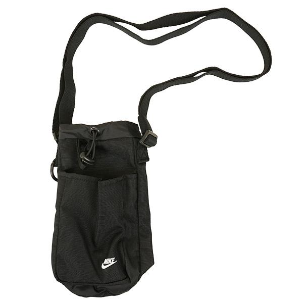 ドリンクボトルケースメーカー：ナイキ NIKEカラー：【091】素材：ポリエステル75%、ナイロン25%24ozと32ozのハイドレーションに対応したキャリヤー。スマートフォンなどの小物を収納可能なポケット付き。調節可能なストラップにより、...