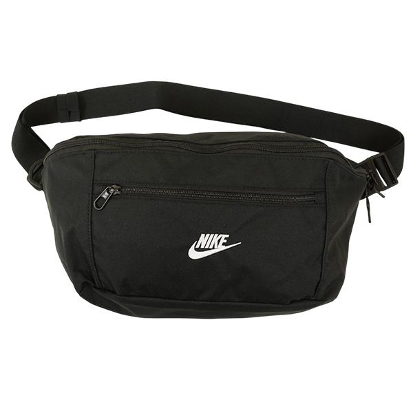 ウエストバッグメーカー：ナイキ NIKEカラー：【010】素材：ポリエステル100％サイズ：38×15×18cm(8L)この特大サイズのNikeヘリテージ ウエストパックは、メイン収納コンパートメントに加え、前面と背面にジッパー付きアクセサ...