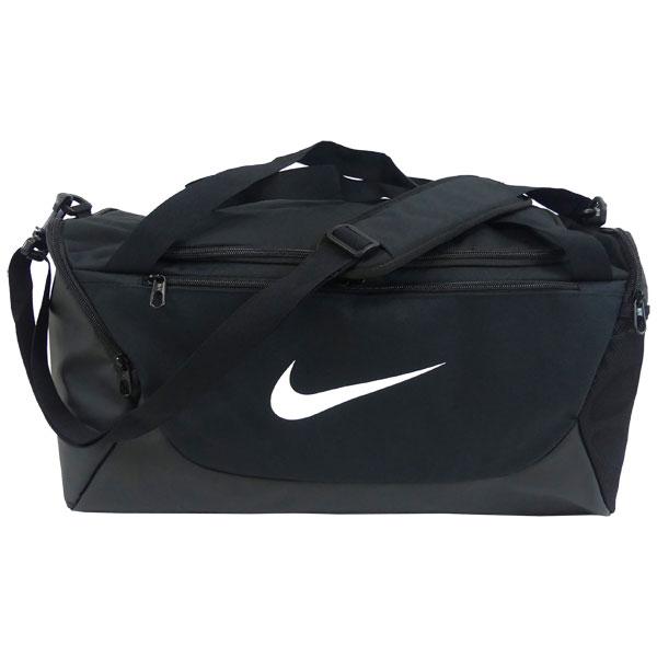 ボストンバッグ 小型メーカー：ナイキ（NIKE）カラー：【010】ブラック素材：ポリエステル100%サイズ：51×28×28cm容量40Lあらゆる物を収納できる万能バッグワークアウト後の汗をかいたアイテムを入れられる通気性の高いサイドポケッ...