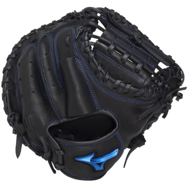 すぐに使える柔らかさのジュニア軟式用捕手用グラブ。●カラー：(09)ブラック●サイズ：LH、RH●ポジション：捕手用／M-R型●素材：受球面／背面：天然皮革（牛革）●モデル／型説明：扱いやすいオーソドックスな中間サイズのポケット中間タイプ。...