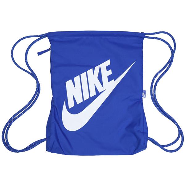 ナイキ ヘリテージ ドロース ストリング ジムサック重ね着用のウェアや小物をしっかり収納。ギアをナイキ ヘリテージ ジムサックに入れたら準備は万端。 シンプルな軽量デザインで、トレーニングや試合に必要なギアを簡単に収納して持ち運び、一日を満...