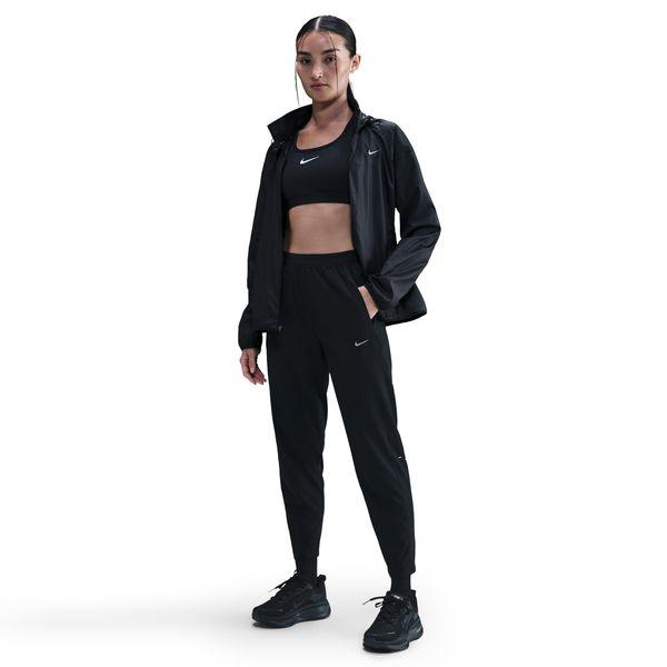 ペースアップをサポートする、速乾性に優れたテンポ パンツ。軽量でシルクのようになめらかなウーブン素材が程よく伸縮し、ランをサポート。3種類のポケットに必需品をしまっておけます。Nike Dri-FITテクノロジーが、肌から汗を逃がしてすばや...