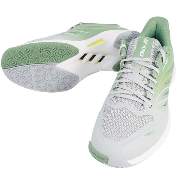 パワークッションエアラスダッシュ5 ワイド GC. SHTAD5WG は、4E相当でローカット。クレー・砂入り人工芝用シューズです。母指球まで繋がるカーボンが3次元の鋭い蹴り出しを生む、ヨネックス最軽量モデルテニスシューズ重量約265g(2...