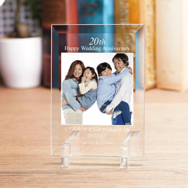 材質：ソーダガラスサイズ：【ミニE】高14cm×幅10cm×奥0.5cm包装：簡易箱(ボール箱)入り、アクリル台座付き