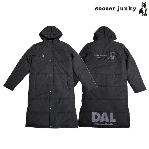soccer junky の DAL ベンチコート！サッカージャンキーのベンチコートです。たっぷり中綿のベンチコート。袖はリブの2重構造で手首から熱を逃がしません。フロントファスナーは、上からも下からも開閉できるダブルジップで、前立て比翼に...