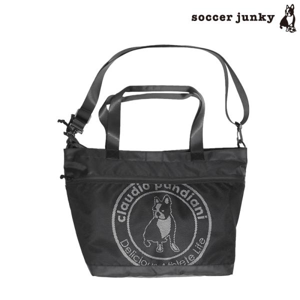 soccer junky の パンジェルマン ジムトートバッグ ！サッカージャンキーのジムトートバッグです。ウェアなどを持ち運ぶのに便利な大容量トートバッグ。入れ口はファスナーとスナップボタンで閉じられます。メイン収納のうちがわ、両側の側面...