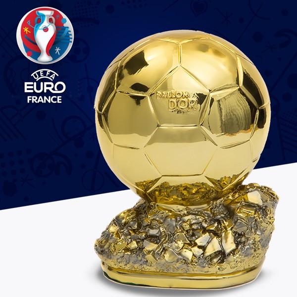 バロンドール賞（欧州年間最優秀選手賞）レプリカトロフィー★サッカー、フットサルの景品用、観賞用に大好評！高さは約15cmで、重さは約500gです。別料金になりますが文字入れ可能です！Ballon d’Orゴールデンブーツ賞や、ワールドカップ...
