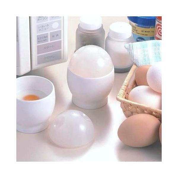 電子レンジで半熟卵を作ることができる調理器です。2個セットになっていますので、一回で2つの半熟玉子を作ることができます。調理器に卵をセットして電子レンジで以下の時間加熱すれば出来上がりです！調理器の側面に加熱時間が記載されているので便利です...