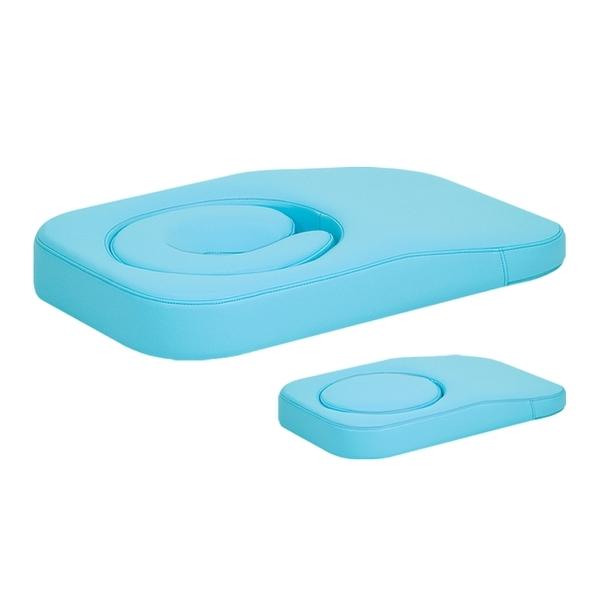 うつ伏せ姿勢の胸当て用として使用するマクラです。ケアーフェイスマット（TB-77C-28）1個と、無孔マット1個がついているので施術内容に合わせて使用することが出来ます。幅42cm、奥行65cm、高さ3/8cmキーワード:オメガピロー胸当て...