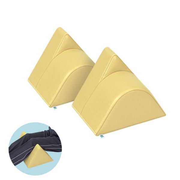 足置きマクラです。2個セットになっているので単体での使用やセットで使用できます。幅23×奥行31×高さ22(2個1組)cmキーワード:ニーロック 治療用 補助クッション 施術用 マッサージ用 マクラ 枕