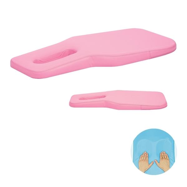 うつ伏せ姿勢の胸から顔まで全体を安定してサポートする薄型のマクラです。胸が当たる部分に窪み（エアホール）を設けています。エアホール加工により、胸部の圧迫感が軽減します。幅27/42cm、奥行82cm、高さ3/6cmキーワード:薄型ロングボデ...