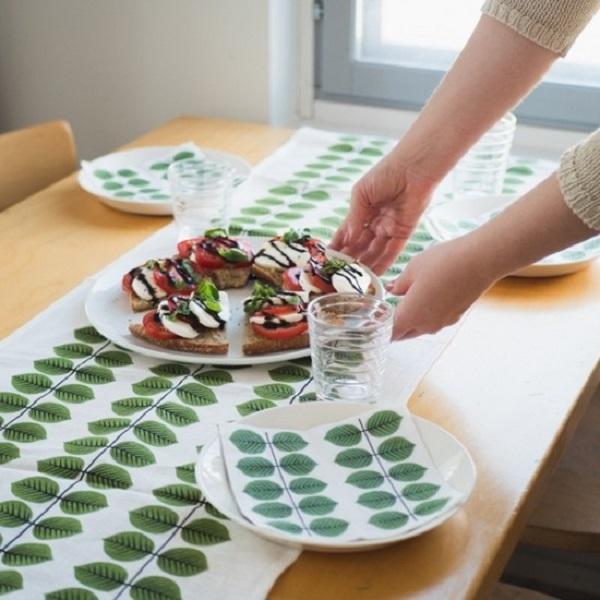 テーブルランナーのみでご注文の場合は、ネコポス（ヤマトの速達メール便）送料無料にてお届けいたします。他の商品との同梱はできません。爆買