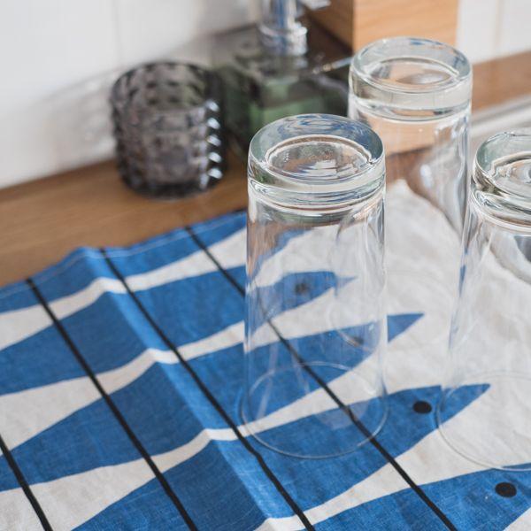 送料無料（ネコポス便限定）です！お得に北欧デザインをお楽しみくださいませ。こちらの商品1枚につき、他の送料無料でないキッチンタオルをもう1枚同梱OKです。※※ラッピングご希望の場合※※商品代金以外に、ラッピング代金と宅配便送料が別途必要とな...