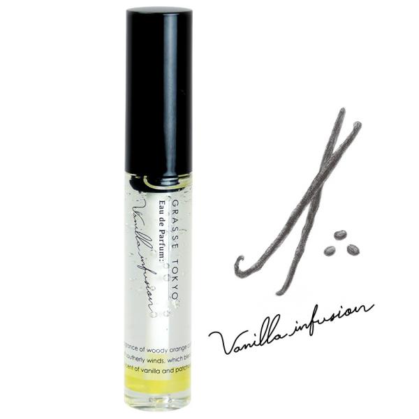 スティックタイプのジェル香水。スリム形状なので、化粧ポーチに収まります。スプレー式の香水とは異なり、狭い空間や人ごみで気軽に使えるのも特長のひとつ。 いつでもどこでもお気に入りの香りを持ち歩ける、新しい香水のスタイルです。香りの特徴Vani...