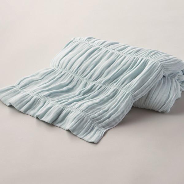 とろけるふとんシリーズから幸せな眠り心地を味わえる、ふわふわくしゅくしゅのガーゼケットが誕生。ふっくら伸縮性のあるくしゅくしゅ特殊製法の3重ガーゼ。空気たっぷりでムレにくく、なめらかドレープでとろけるフィット!●サラっと涼しい使い心地●ふわ...