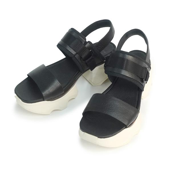 KINETIC IMPACT SLINGBACK HEEL SANDALファッション性と機能性の限界を押し広げ、どこへ行ってもスプラッシュを放つスタイル。 SOREL Kinetic Impact スリングバックヒールサンダルは、ドレスに新...