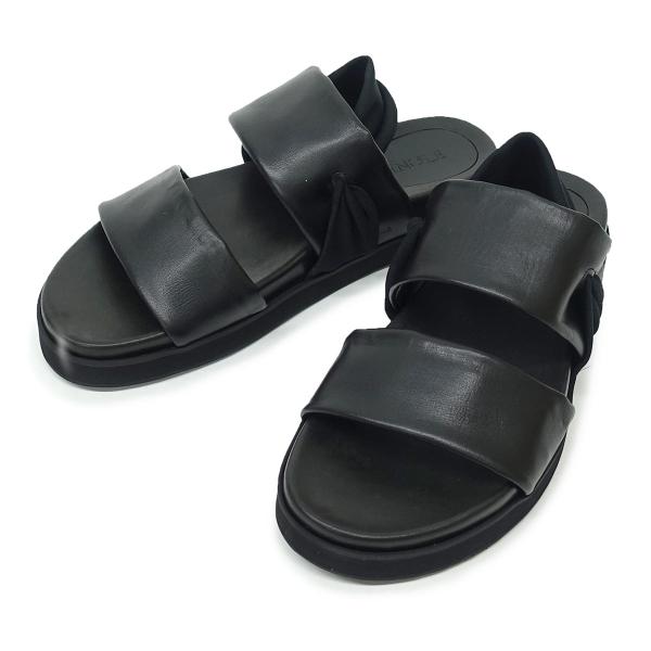 la gommaコラボ ストラップサンダル神戸の老舗シューズメーカー「la gomma」と共同開発したストラップサンダル。ダブルストラップに加え、かかとをホールドするストレッチ素材のストラップを組み合わせ、ストレスフリーな履き心地。艶のある...