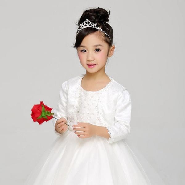 “早い者勝ち!!” “売り切れ御免!!”2,730円→1,911円 30%OFF総レースのシンプルで上品なショート丈ボレロ♪ 綿の裏地が付いていますので、肌に優しい作りになっております☆フチをパールで装飾されているので、とってもキレイです♪...