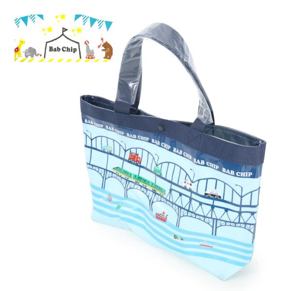BAB CHIP（バブチップ）よりご紹介する乗り物モチーフシリーズのプールバッグです。消防車・自動車・電車等のりものプリントがかわいい！海の生き物プリント入りマチ付きでプール・海・夏のレジャーに大活躍します◎ネームタグ付き！！おすすめポイン...