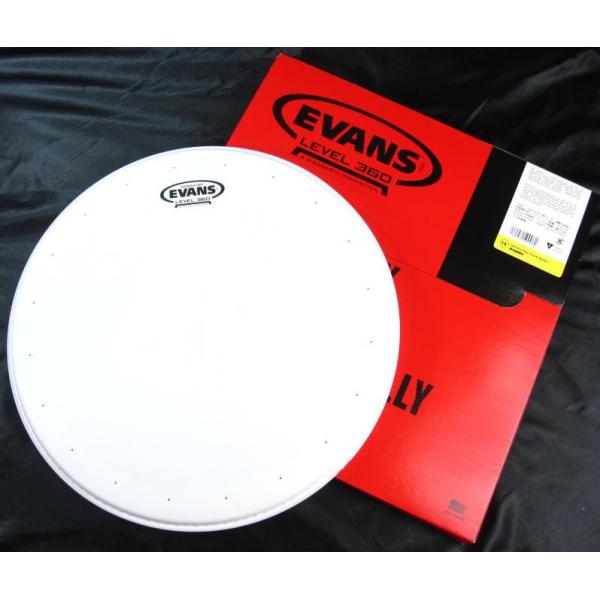 EVANSのスネアドラム打面用ヘッド。Generaは10mil、1プライヘッドで、2milの倍音コントロールリングがヘッド裏面に装着されており、余分な倍音とサスティーンをコントロールします。「Dry」モデルは、エッジ周囲に小さなベントホール...