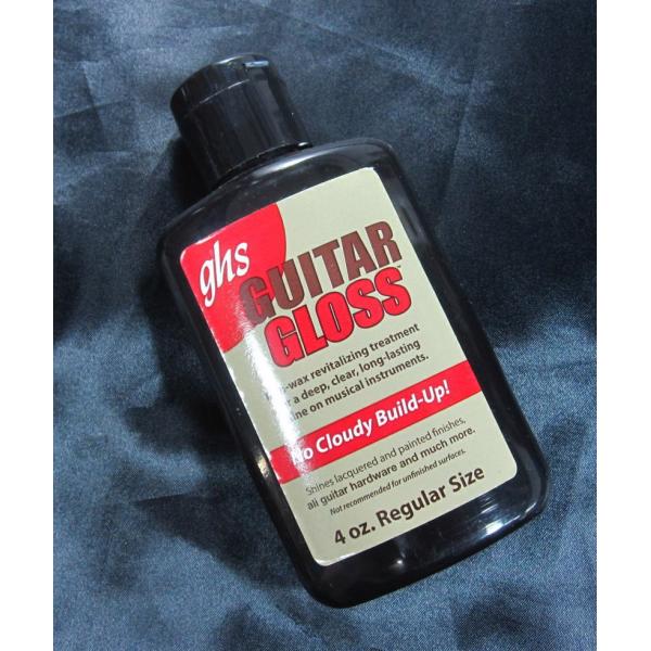 ギターの木部、ハードウェアだけでなく、ピアノや管楽器にも使える、ノン・ワックスのポリッシュ。表面をクリーニングして輝きを与え、守ってくれます。