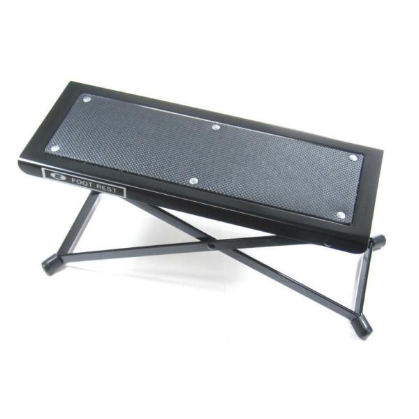 キクタニのギター足台です。適度な重さ（スチール製）で傾斜有りの足台です。高さ調整は4段階で可能です。