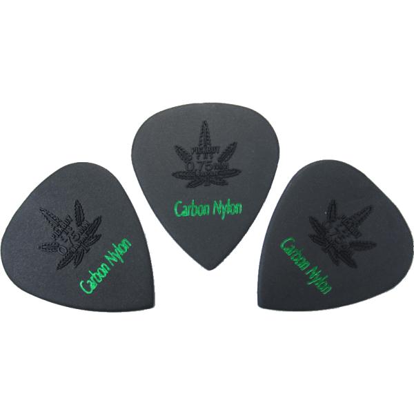 ピックボーイのカーボン・グラファイト＋ナイロン66製のピックです。素材が非常に硬いためピックの反りが少なく、削れにくいのが特徴です。先端が鋭角で速弾きギタリストにお薦めです。