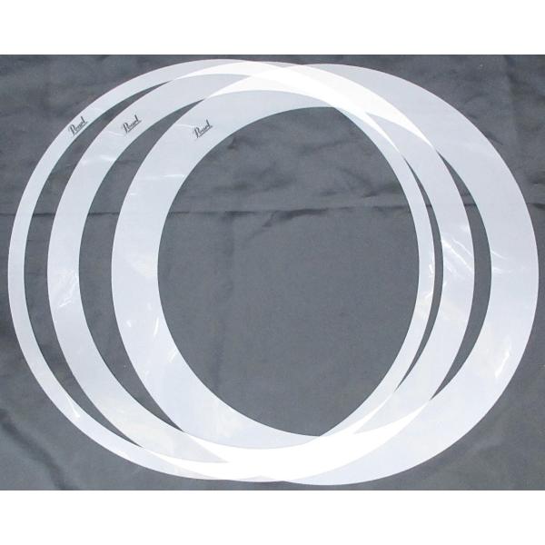 幅の異なる３タイプを供えた14"スネアドラム用のフィルム製ミュート。スネアドラムのヘッド上面に乗せて、倍音やミュート具合を絶妙にアレンジできるオーソドックスながら人気の定番ツール。1-1/2” ,1”, 1/2” 幅・3タイプ１組