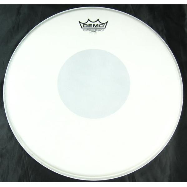 耐久性抜群の“AMBASSADOR X”の裏面にブラックドットを装着したコーテッドで、アタックの強烈なパワフルなドラミングに最適です。