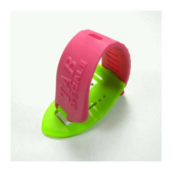 打田 十紀夫氏プロデュースのサム・ピック。ベルトの穴位置を調整して、自分のサイズに合わせることが可能！！演奏中に滑ってずれることがないフィット感。スリットによる“しなり”が抜けの良いサウンドを実現。また、従来のサム・ピックのように、油断する...