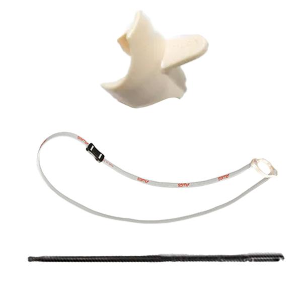 302B,303B用の指かけとネックストラップと掃除棒の３点セットです。指かけの色：アイボリー【AULOS ネックストラップ　NS-S】リコーダーを床に置かずに、整列や合唱ができます。取り付けは簡単、頭部管にパチッとはめるだけ。丈夫で柔軟性...