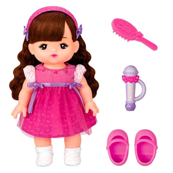 お歌がとってもじょうずな「うたちゃん」。アイドル歌手をめざしている女の子。ウェーブヘアがとってもすてき。手に持てるマイクつき。メルちゃんのきせかえ服やパーツは、リリィちゃんにも使うことができます。いっしょにお風呂も入れます。★セット内容うた...