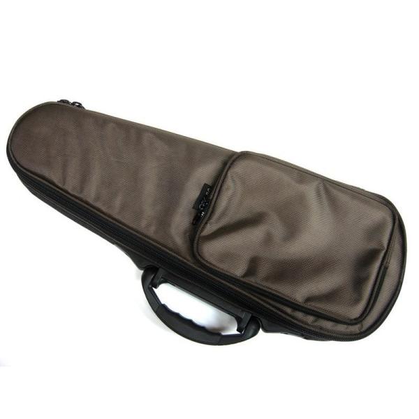 【商品説明】軽く、安全性が高く、扱いやすいコンサートウクレレ用のライトハードケースです。生地には極太繊維素材を使用し、カラーバリエーションは10色御座います。大型プラスティックハンドル[Swing/Swing]により、持ち易い設計になってお...